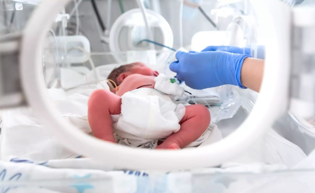Avoidance of mechanical ventilation by surfactant treatment of ...